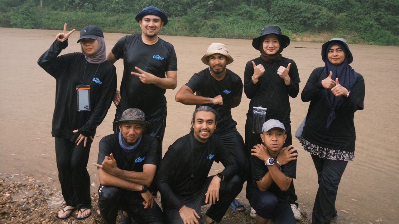 Penyampai THR GEGAR Layan Cabaran Water Rafting, Rapid Shooting Di Kuala Tahan, Bina Hubungan ...